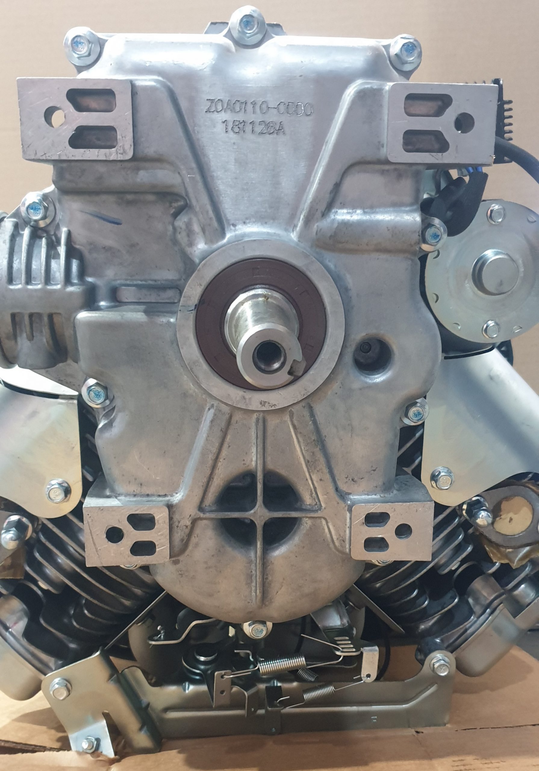 Rato RV740D 25hp V-Twin Vertical Shaft Engine - Days Motorcycles ...